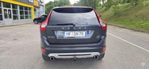 Grey Volvo XC60 2010 in Jonava, with an engine capacity of 2.40 L and mileage of 301 thousand km for 8999 €, photo 12 on AUTOMOTO.COM.LV