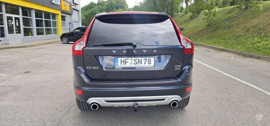 Grey Volvo XC60 2010 in Jonava, with an engine capacity of 2.40 L and mileage of 301 thousand km for 8999 €, photo 12 on AUTOMOTO.COM.LV