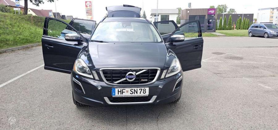 Grey Volvo XC60 2010 in Jonava, with an engine capacity of 2.40 L and mileage of 301 thousand km for 8999 €, photo 20 on AUTOMOTO.COM.LV