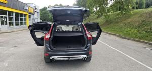 Grey Volvo XC60 2010 in Jonava, with an engine capacity of 2.40 L and mileage of 301 thousand km for 8999 €, photo 21 on AUTOMOTO.COM.LV