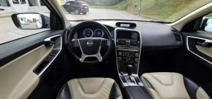 Grey Volvo XC60 2010 in Jonava, with an engine capacity of 2.40 L and mileage of 301 thousand km for 8999 €, photo 29 on AUTOMOTO.COM.LV