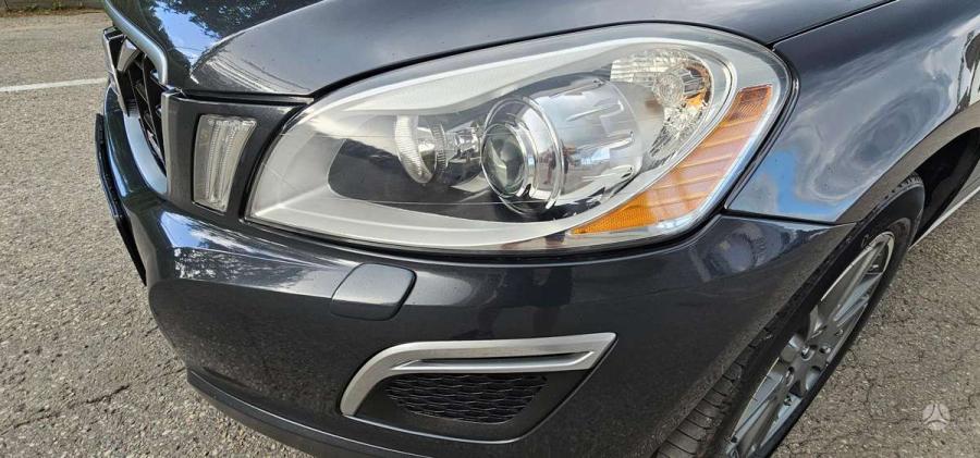 Grey Volvo XC60 2010 in Jonava, with an engine capacity of 2.40 L and mileage of 301 thousand km for 8999 €, photo 37 on AUTOMOTO.COM.LV