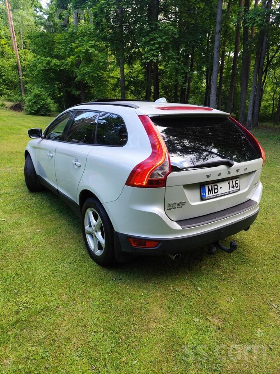 Pelēks Volvo XC60 2010 Rēzekne, ar dzinēja tilpumu 2.40 L un nobraukumu 261 tūkst. km par 6950 €, foto 5 vietnē AUTOMOTO.COM.LV