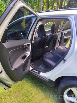 Pelēks Volvo XC60 2010 Rēzekne, ar dzinēja tilpumu 2.40 L un nobraukumu 261 tūkst. km par 6950 €, foto 9 vietnē AUTOMOTO.COM.LV