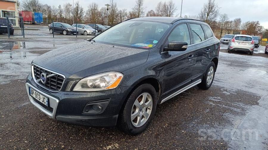 Pelēks Volvo XC60 2010 Cēsis, ar dzinēja tilpumu 2.40 L un nobraukumu 235 tūkst. km par 9250 €, foto 1 vietnē AUTOMOTO.COM.LV