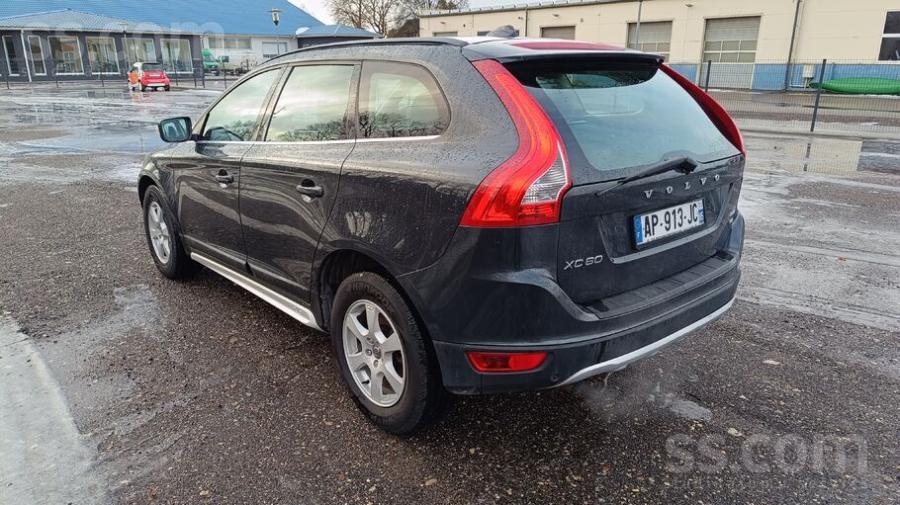 Pelēks Volvo XC60 2010 Cēsis, ar dzinēja tilpumu 2.40 L un nobraukumu 235 tūkst. km par 9250 €, foto 4 vietnē AUTOMOTO.COM.LV