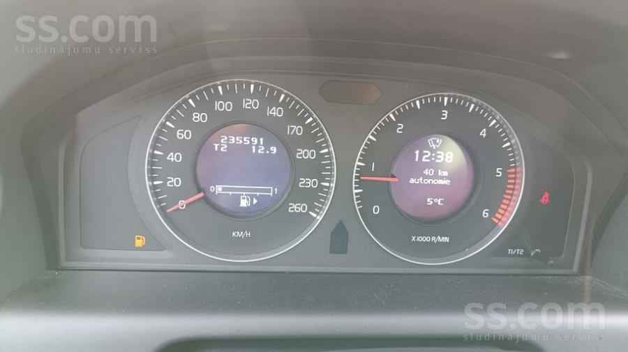 Pelēks Volvo XC60 2010 Cēsis, ar dzinēja tilpumu 2.40 L un nobraukumu 235 tūkst. km par 9250 €, foto 15 vietnē AUTOMOTO.COM.LV