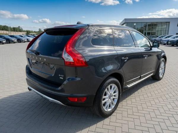 Pelēks Volvo XC60 2010 Jūrmala, ar dzinēja tilpumu 2.40 L un nobraukumu 318 tūkst. km par 8950 €, foto 2 vietnē AUTOMOTO.COM.LV