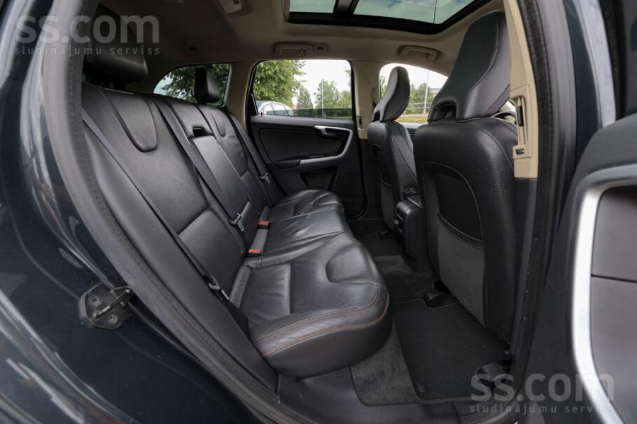 Pelēks Volvo XC60 2010 Jelgava, ar dzinēja tilpumu 2.00 L un nobraukumu 0 tūkst. km par 8990 €, foto 11 vietnē AUTOMOTO.COM.LV