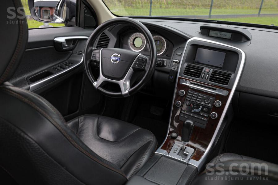 Pelēks Volvo XC60 2010 Jelgava, ar dzinēja tilpumu 2.00 L un nobraukumu 0 tūkst. km par 8990 €, foto 13 vietnē AUTOMOTO.COM.LV