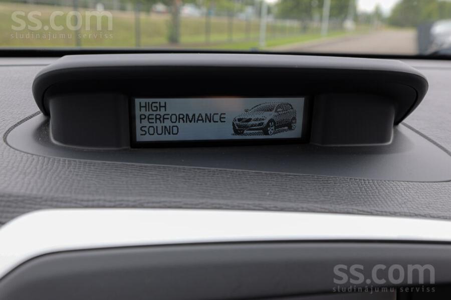 Pelēks Volvo XC60 2010 Jelgava, ar dzinēja tilpumu 2.00 L un nobraukumu 0 tūkst. km par 8990 €, foto 16 vietnē AUTOMOTO.COM.LV