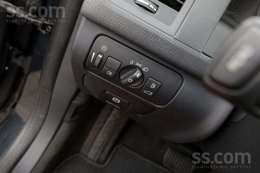 Pelēks Volvo XC60 2010 Jelgava, ar dzinēja tilpumu 2.00 L un nobraukumu 0 tūkst. km par 8990 €, foto 21 vietnē AUTOMOTO.COM.LV