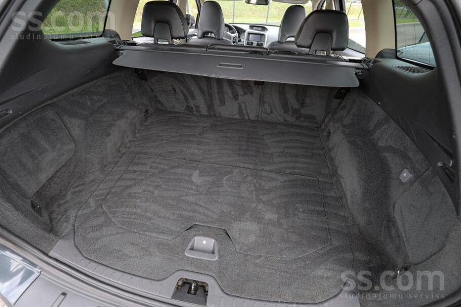 Pelēks Volvo XC60 2010 Jelgava, ar dzinēja tilpumu 2.00 L un nobraukumu 0 tūkst. km par 8990 €, foto 27 vietnē AUTOMOTO.COM.LV