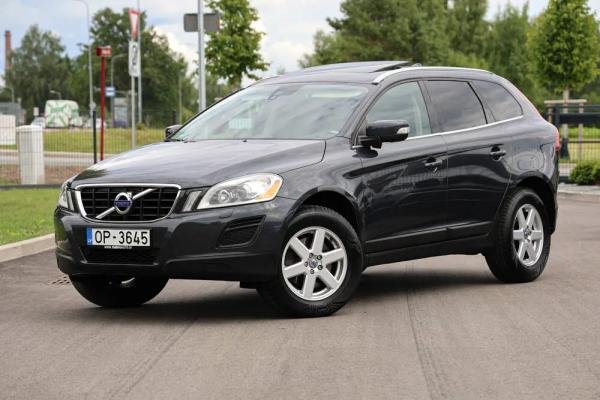 Pelēks Volvo XC60 2010 Jelgava, ar dzinēja tilpumu 2.00 L un nobraukumu 332 tūkst. km par 8750 €, foto 1 vietnē AUTOMOTO.COM.LV