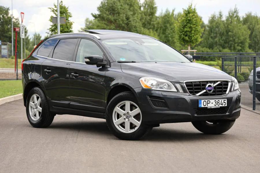Pelēks Volvo XC60 2010 Jelgava, ar dzinēja tilpumu 2.00 L un nobraukumu 332 tūkst. km par 8750 €, foto 4 vietnē AUTOMOTO.COM.LV