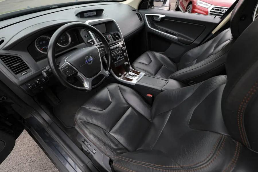 Pelēks Volvo XC60 2010 Jelgava, ar dzinēja tilpumu 2.00 L un nobraukumu 332 tūkst. km par 8750 €, foto 9 vietnē AUTOMOTO.COM.LV