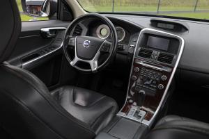 Pelēks Volvo XC60 2010 Jelgava, ar dzinēja tilpumu 2.00 L un nobraukumu 332 tūkst. km par 8750 €, foto 13 vietnē AUTOMOTO.COM.LV