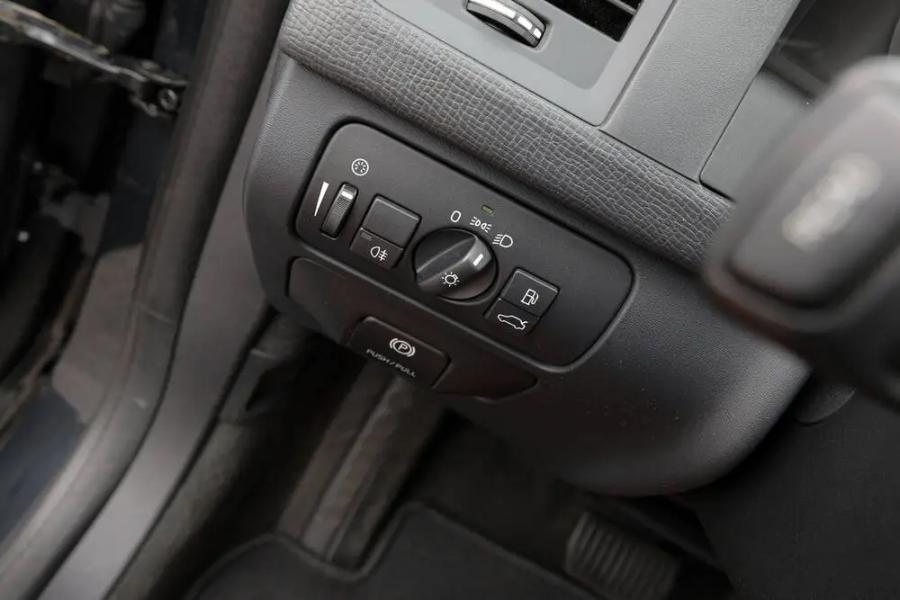 Pelēks Volvo XC60 2010 Jelgava, ar dzinēja tilpumu 2.00 L un nobraukumu 332 tūkst. km par 8750 €, foto 21 vietnē AUTOMOTO.COM.LV