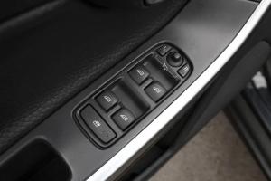 Pelēks Volvo XC60 2010 Jelgava, ar dzinēja tilpumu 2.00 L un nobraukumu 332 tūkst. km par 8750 €, foto 23 vietnē AUTOMOTO.COM.LV