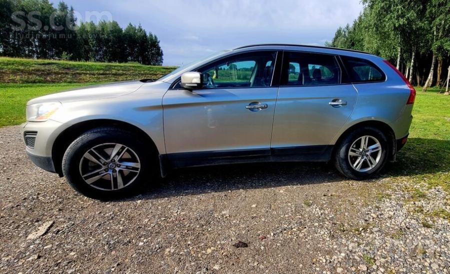 Grey Volvo XC60 2010 in Riga, with an engine capacity of 2.00 L and mileage of 201 thousand km for 8500 €, photo 5 on AUTOMOTO.COM.LV