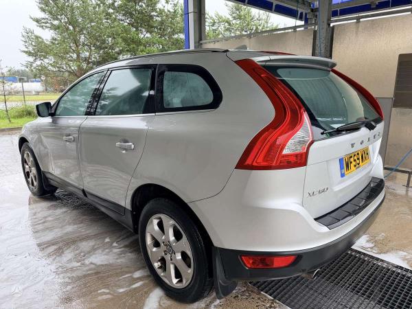 Grey Volvo XC60 2010 in Silale, with an engine capacity of 2.40 L and mileage of 170 thousand km for 2500 €, photo 3 on AUTOMOTO.COM.LV