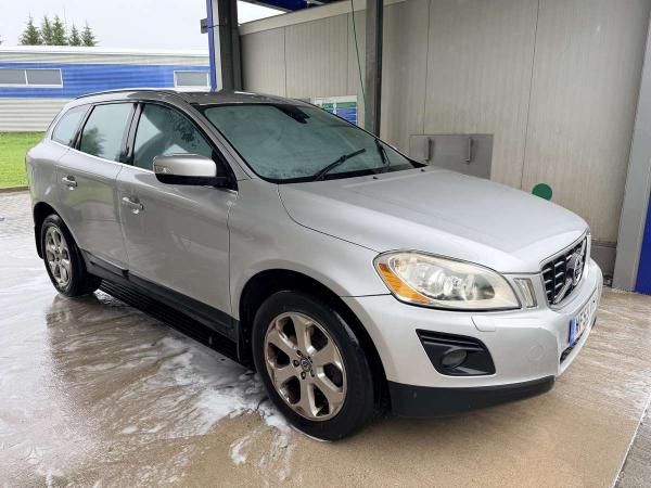 Grey Volvo XC60 2010 in Silale, with an engine capacity of 2.40 L and mileage of 170 thousand km for 2500 €, photo 6 on AUTOMOTO.COM.LV