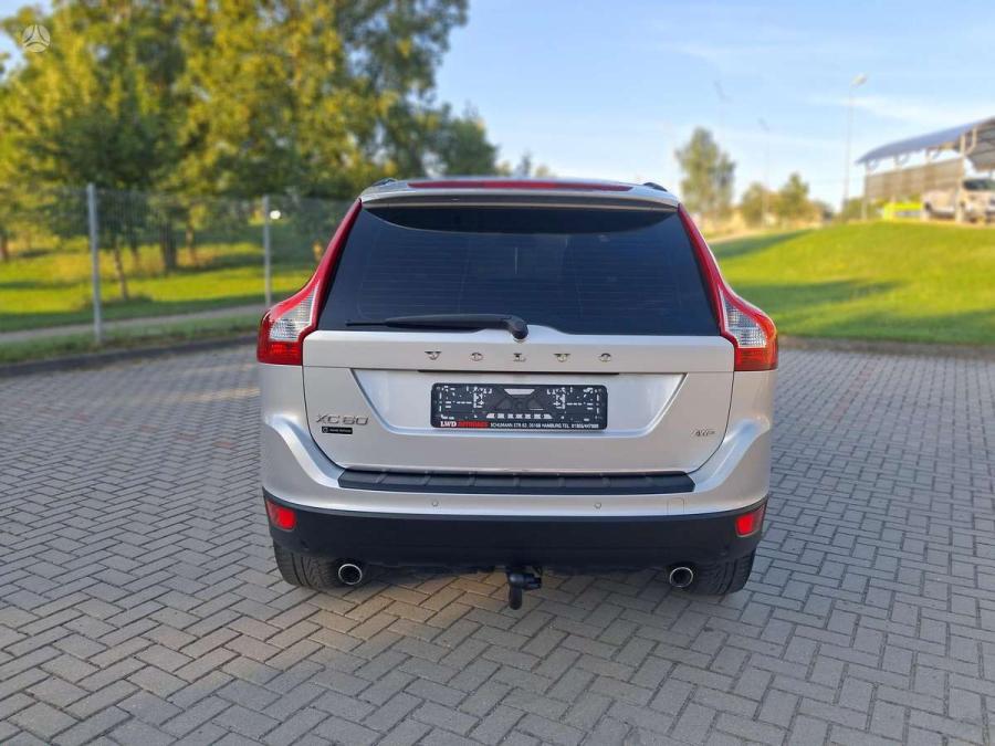 Grey Volvo XC60 2010 in Radviliskis, with an engine capacity of 2.40 L and mileage of 280 thousand km for 6950 €, photo 7 on AUTOMOTO.COM.LV