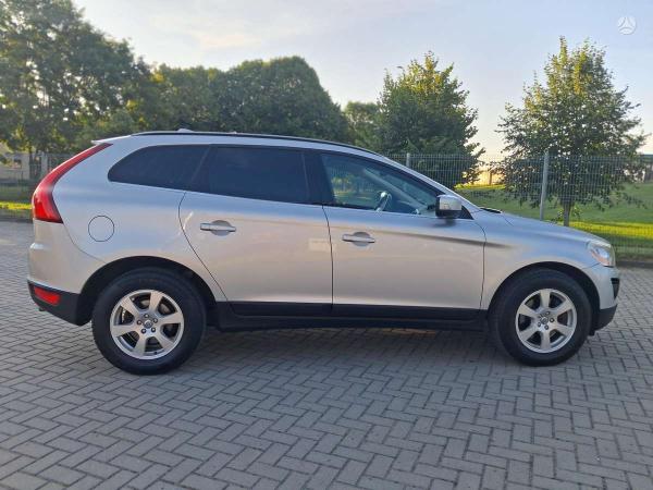 Pelēks Volvo XC60 2010 Radviliškis, ar dzinēja tilpumu 2.40 L un nobraukumu 280 tūkst. km par 6950 €, foto 8 vietnē AUTOMOTO.COM.LV