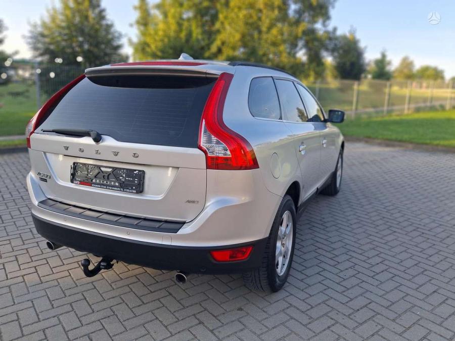 Grey Volvo XC60 2010 in Radviliskis, with an engine capacity of 2.40 L and mileage of 280 thousand km for 6950 €, photo 11 on AUTOMOTO.COM.LV