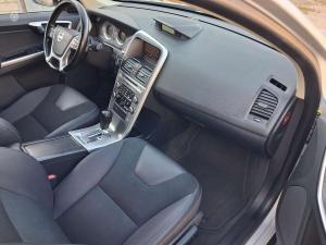 Grey Volvo XC60 2010 in Radviliskis, with an engine capacity of 2.40 L and mileage of 280 thousand km for 6950 €, photo 15 on AUTOMOTO.COM.LV