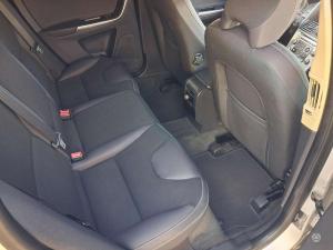 Grey Volvo XC60 2010 in Radviliskis, with an engine capacity of 2.40 L and mileage of 280 thousand km for 6950 €, photo 16 on AUTOMOTO.COM.LV