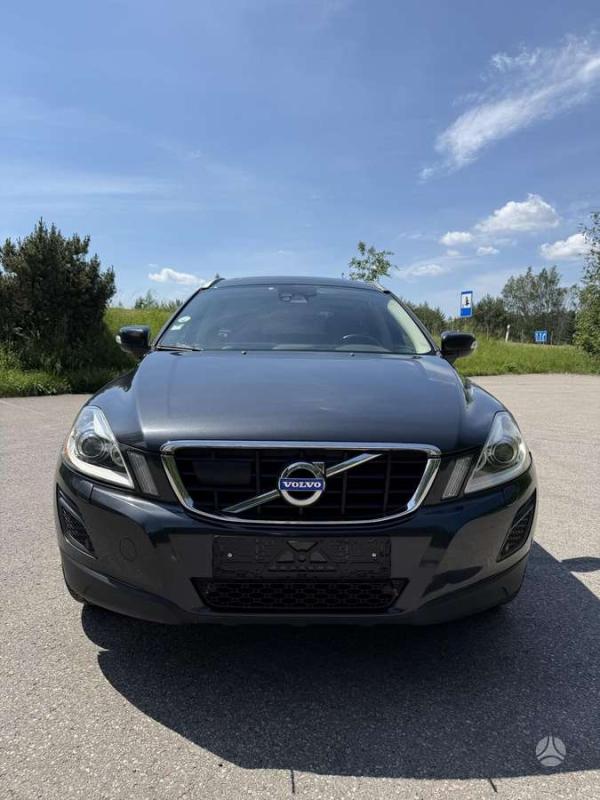 Grey Volvo XC60 2010 in Vilnius, with an engine capacity of 2.40 L and mileage of 191 thousand km for 8900 €, photo 7 on AUTOMOTO.COM.LV