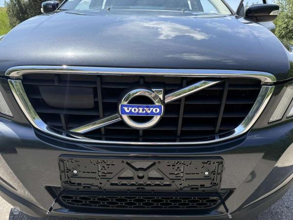 Grey Volvo XC60 2010 in Vilnius, with an engine capacity of 2.40 L and mileage of 191 thousand km for 8900 €, photo 9 on AUTOMOTO.COM.LV