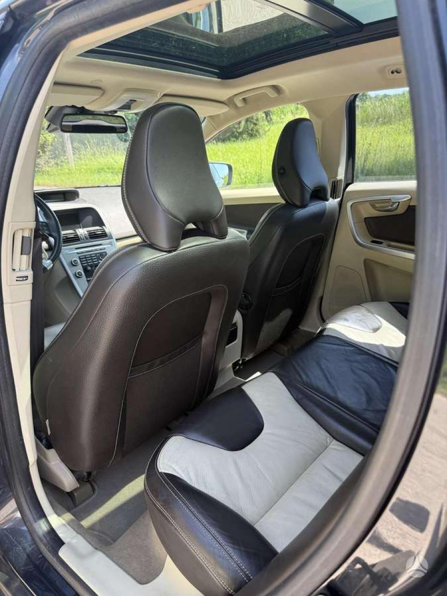 Grey Volvo XC60 2010 in Vilnius, with an engine capacity of 2.40 L and mileage of 191 thousand km for 8900 €, photo 30 on AUTOMOTO.COM.LV