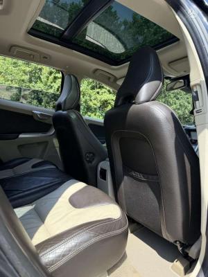 Grey Volvo XC60 2010 in Vilnius, with an engine capacity of 2.40 L and mileage of 191 thousand km for 8900 €, photo 35 on AUTOMOTO.COM.LV