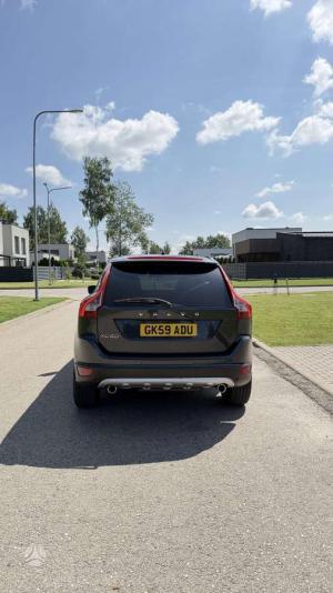 Grey Volvo XC60 2010 in Kaunas, with an engine capacity of 2.40 L and mileage of 214 thousand km for 2950 €, photo 6 on AUTOMOTO.COM.LV