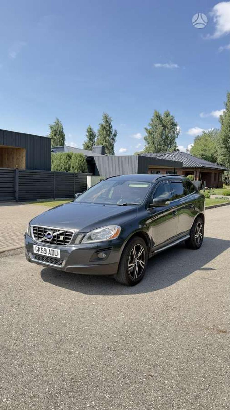 Grey Volvo XC60 2010 in Kaunas, with an engine capacity of 2.40 L and mileage of 214 thousand km for 2950 €, photo 8 on AUTOMOTO.COM.LV