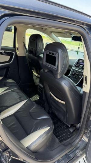 Grey Volvo XC60 2010 in Kaunas, with an engine capacity of 2.40 L and mileage of 214 thousand km for 2950 €, photo 10 on AUTOMOTO.COM.LV