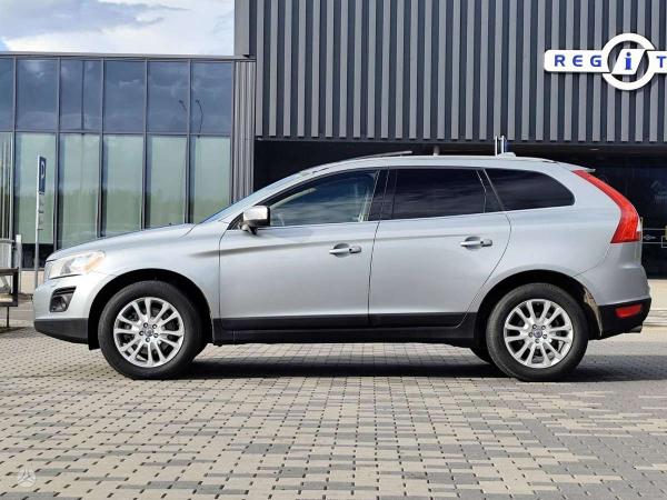 Grey Volvo XC60 2010 in Siauliai, with an engine capacity of 3.00 L and mileage of 180 thousand km for 7100 €, photo 4 on AUTOMOTO.COM.LV