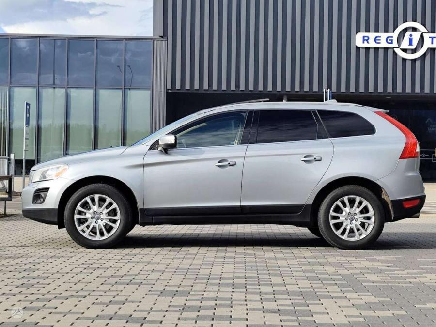 Pelēks Volvo XC60 2010 Šauļi, ar dzinēja tilpumu 3.00 L un nobraukumu 180 tūkst. km par 7100 €, foto 5 vietnē AUTOMOTO.COM.LV