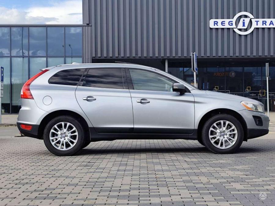 Pelēks Volvo XC60 2010 Šauļi, ar dzinēja tilpumu 3.00 L un nobraukumu 180 tūkst. km par 7100 €, foto 10 vietnē AUTOMOTO.COM.LV