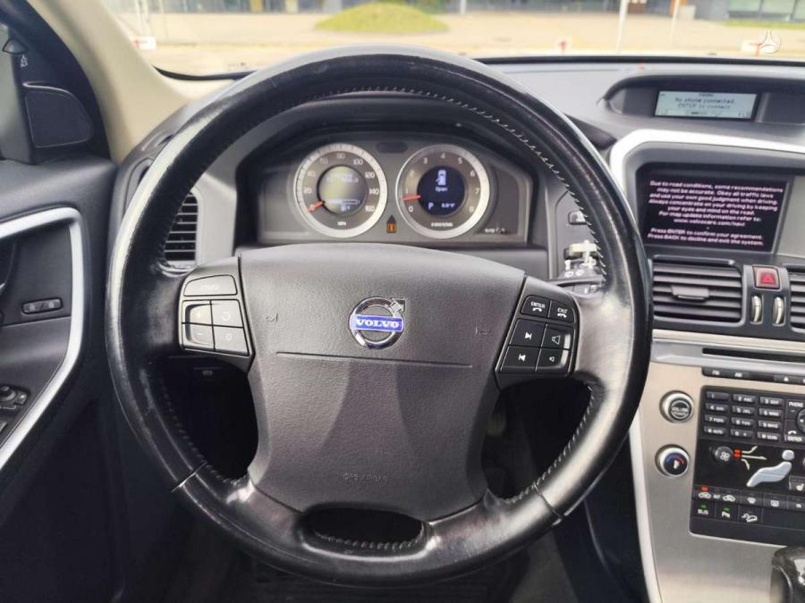 Pelēks Volvo XC60 2010 Šauļi, ar dzinēja tilpumu 3.00 L un nobraukumu 180 tūkst. km par 7100 €, foto 14 vietnē AUTOMOTO.COM.LV