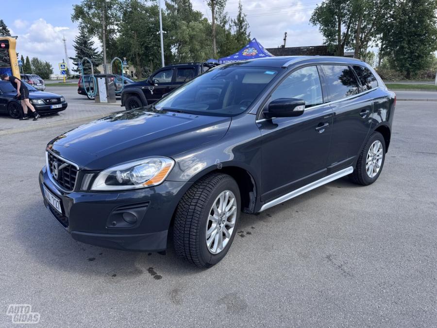 Grey Volvo XC60 2010 in Pakruojis, with an engine capacity of 2.40 L and mileage of 320 thousand km for 8600 €, photo 1 on AUTOMOTO.COM.LV