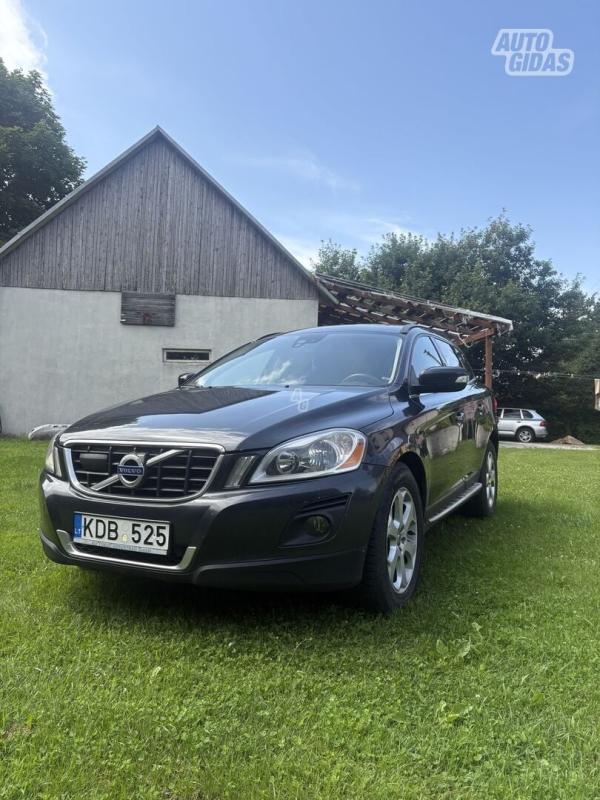 Pelēks Volvo XC60 2010 Kauņa, ar dzinēja tilpumu 2.40 L un nobraukumu 375 tūkst. km par 6000 €, foto 1 vietnē AUTOMOTO.COM.LV