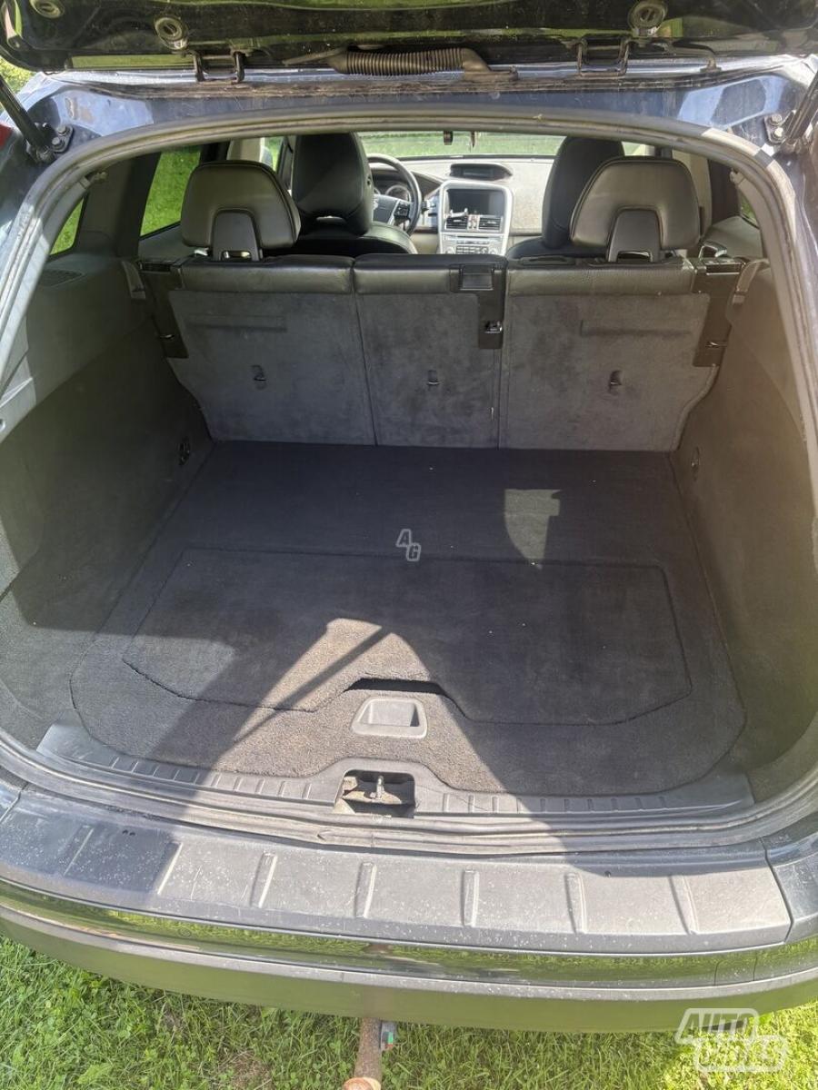 Pelēks Volvo XC60 2010 Kauņa, ar dzinēja tilpumu 2.40 L un nobraukumu 375 tūkst. km par 6000 €, foto 11 vietnē AUTOMOTO.COM.LV