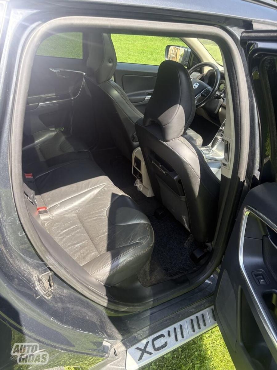 Pelēks Volvo XC60 2010 Kauņa, ar dzinēja tilpumu 2.40 L un nobraukumu 375 tūkst. km par 6000 €, foto 13 vietnē AUTOMOTO.COM.LV