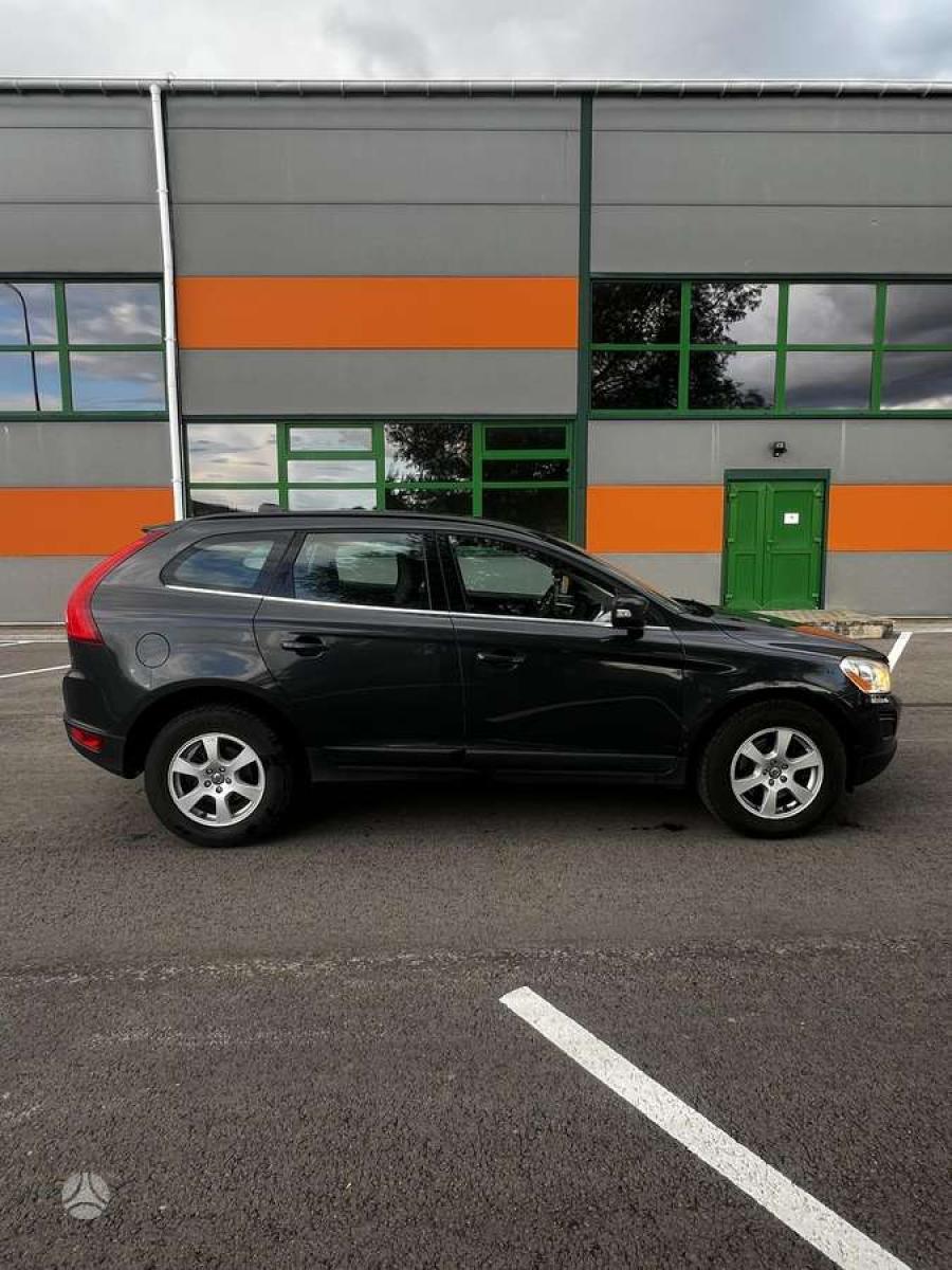 Pelēks Volvo XC60 2010 Pasvalys, ar dzinēja tilpumu 2.00 L un nobraukumu 289 tūkst. km par 6250 €, foto 14 vietnē AUTOMOTO.COM.LV