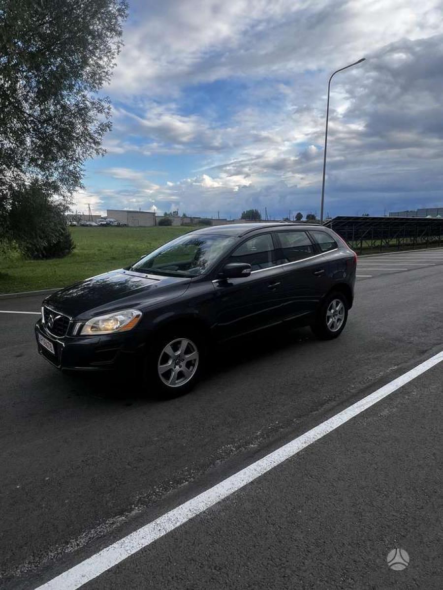 Pelēks Volvo XC60 2010 Pasvalys, ar dzinēja tilpumu 2.00 L un nobraukumu 289 tūkst. km par 6250 €, foto 16 vietnē AUTOMOTO.COM.LV