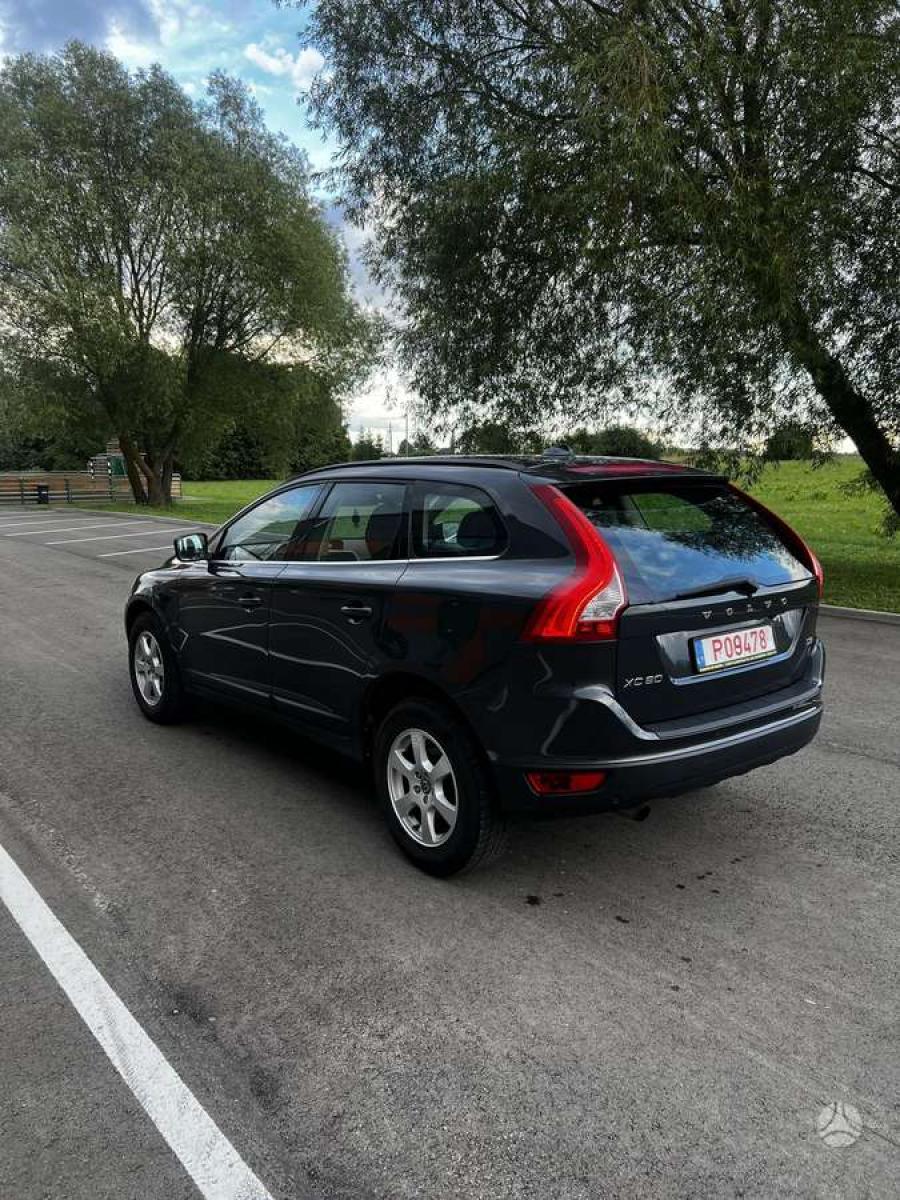 Pelēks Volvo XC60 2010 Pasvalys, ar dzinēja tilpumu 2.00 L un nobraukumu 289 tūkst. km par 6250 €, foto 18 vietnē AUTOMOTO.COM.LV