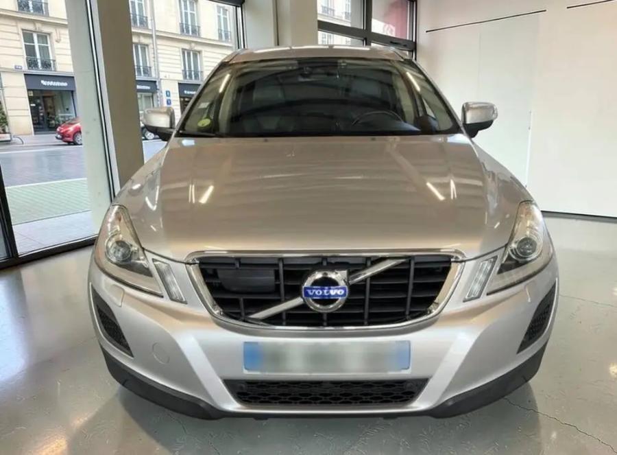 Pelēks Volvo XC60 2010 Jūrmala, ar dzinēja tilpumu 2.00 L un nobraukumu 246 tūkst. km par 9990 €, foto 3 vietnē AUTOMOTO.COM.LV